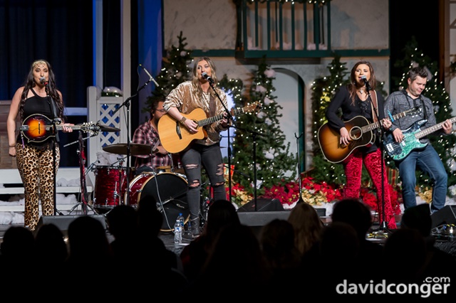 Sweet Tea Trio at Washington State Fair | Puyallup, WA | The Concert ...